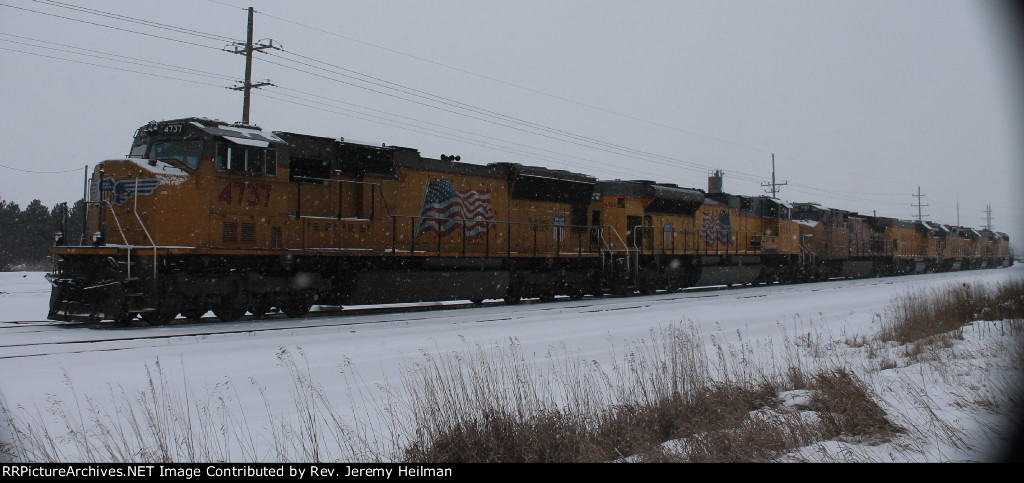 UP 4737 & others (1)